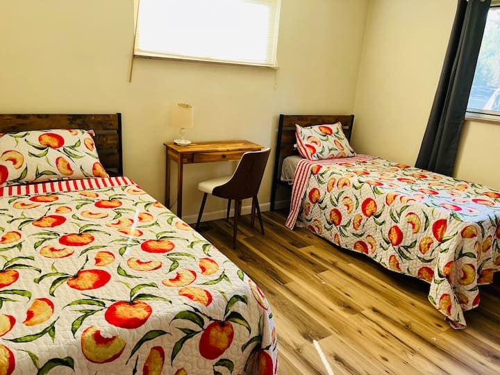 Simple Stay South Ashland - Camden Park, Huntington