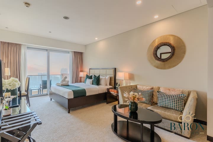 The Glamorous • Jw Marriott - Dubai Marina