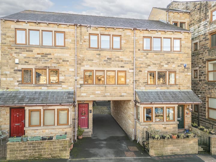 3 Bedroom Town House In The Heart Of Haworth - Haworth