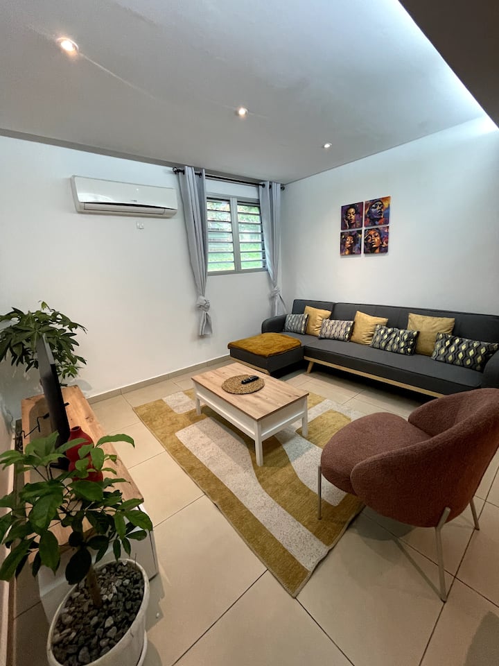 2 Ch | 5 Personnes Max | Calme & Sécurité - Abidjan