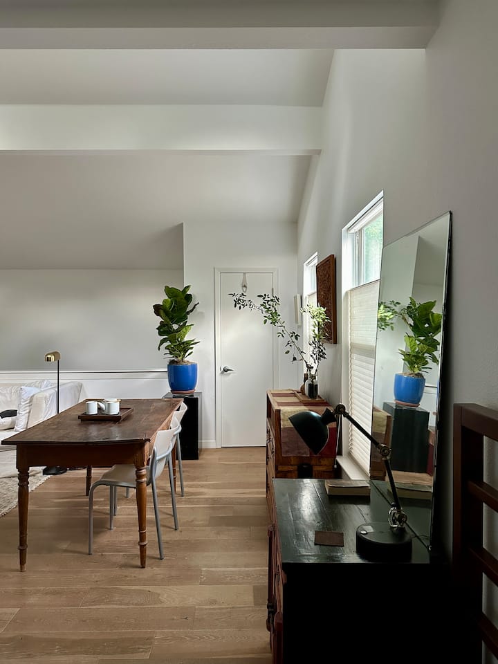 Light-filled Loft Studio For Longer-term Lease - Austin