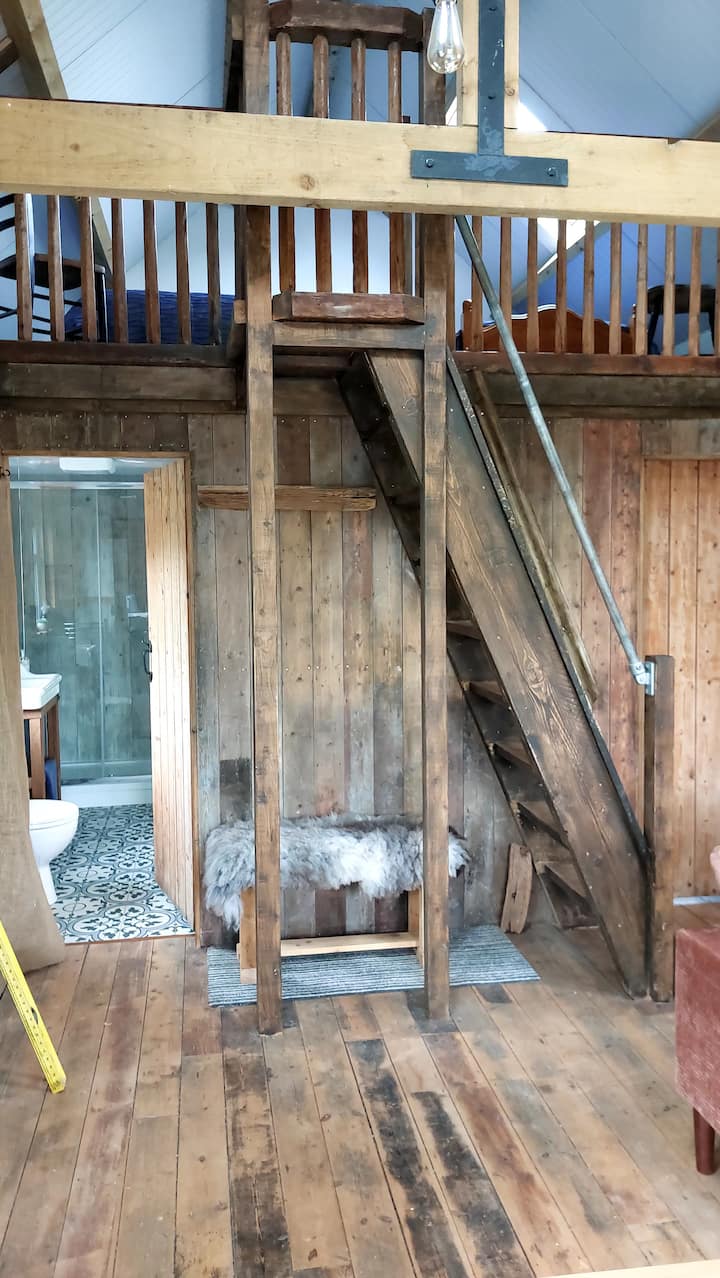 The Rustic Mountain Barn. On Our Family Farm - Ruthin