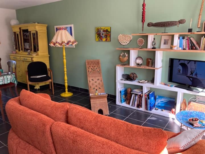 Jolie Chambre Dans La Maison De Voyages De Marie - Groix