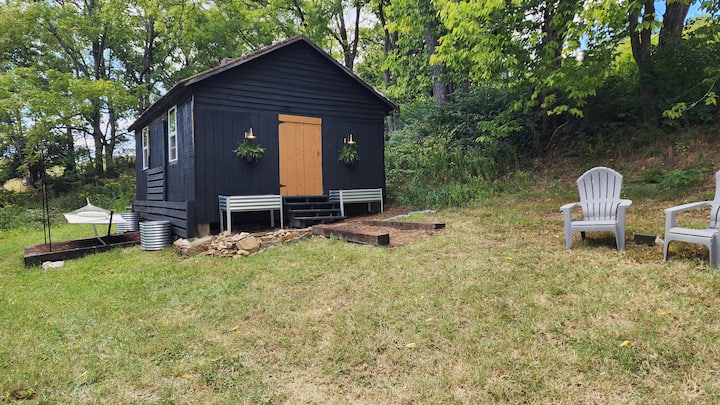 Couples Cabin For Halloween And Fall Lovers - Waynesboro, VA