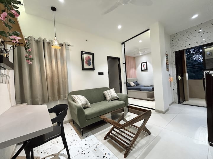 Premium 1bhk Service Apartment In Vijay Nagar - Indore