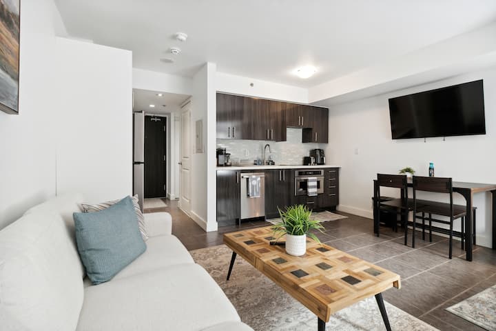 Great Located Studio Perfect For 2 With Parking - Toronto