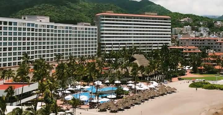 Friends, Family, Beach, A Hotel For Your Needs. - Puerto Vallarta