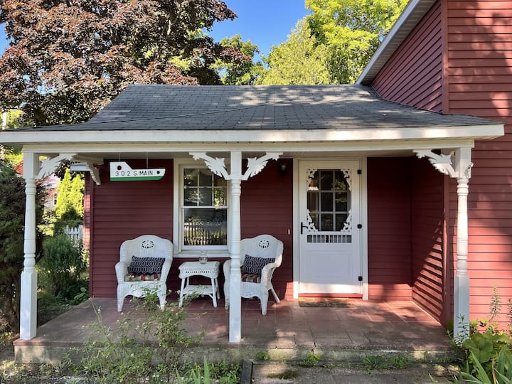 The Red House, Leland Michigan - Leland, MI