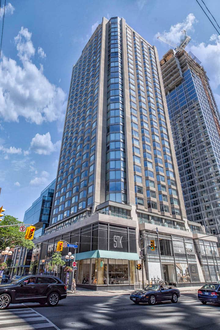 Bright & Modern 2br Yorkville Condo - Toronto, ON