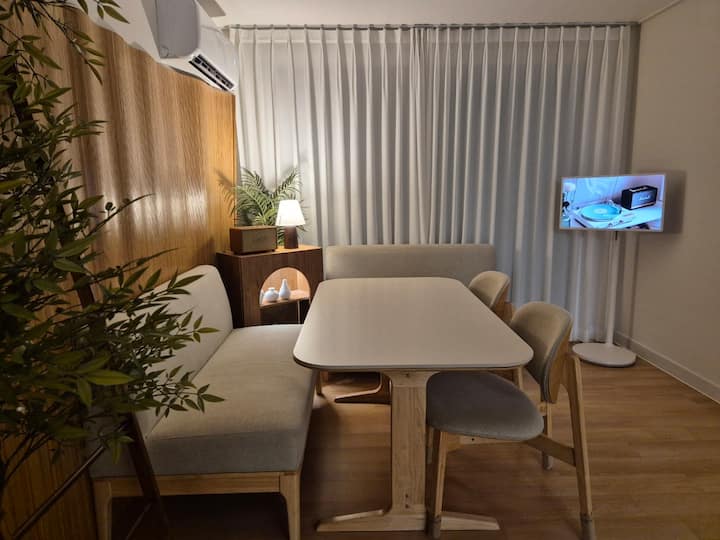 황리단길&안압지 6분 거리/무료자전거/ 오락기/안마의자/에어랩/빔 프로젝트/각방 에어컨 - Gyeongju-si