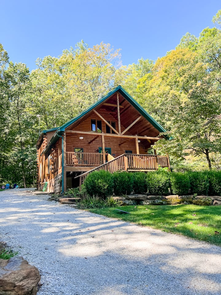 Hidden Acorn Cabin 
4 Bdrms/3 Bath. Fall Paradise! - Patoka Lake, Birdseye