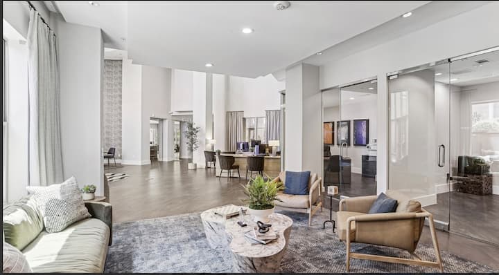 Bright And Stylish Dallas Pad - 댈러스