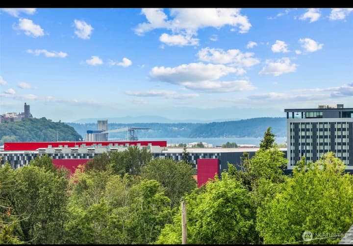Private Mother In Law Suite W/view Of Dt Tacoma! - Tacoma, WA