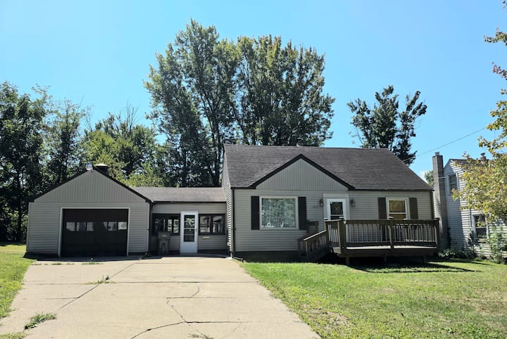 Charming Cape Cod Just Minutes From Ysu! - Youngstown, OH