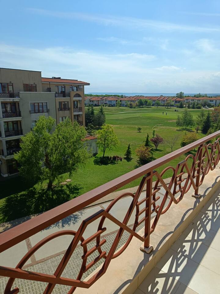 Lighthouse Golf Apartments - Balchik