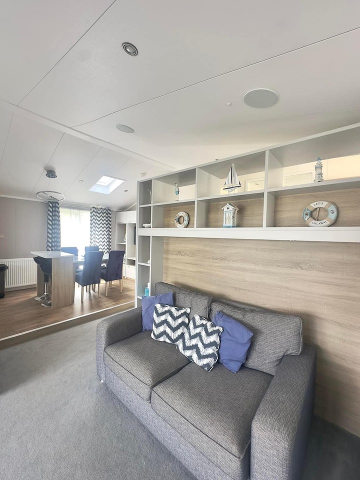 Laburnum Lodge A Modern Holiday Lodge Near Padstow - Saint Merryn