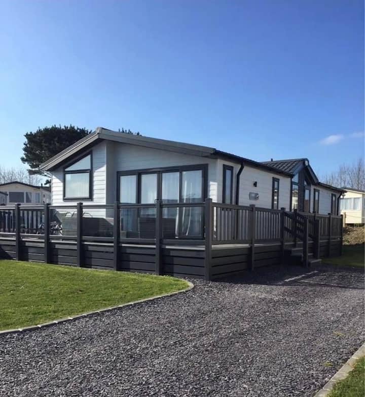 Laburnum Lodge A Modern Holiday Lodge Near Padstow - Constantine Bay