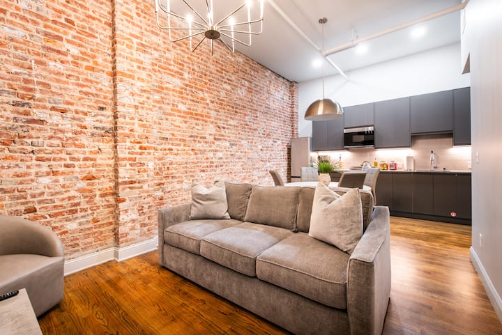 Hollyhock Suite 503: 2 Bed/1 Bath - Louisville, KY