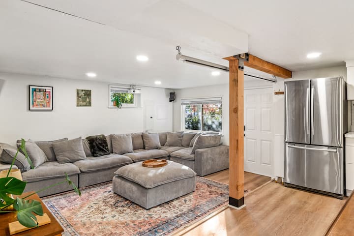 Wallingford Retreat: Steps To Shops, Cafés & Parks - Seattle, WA