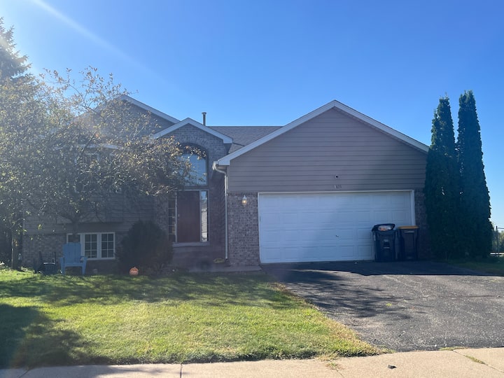 Entire Home In Rosemount, Minnesota - Apple Valley, MN