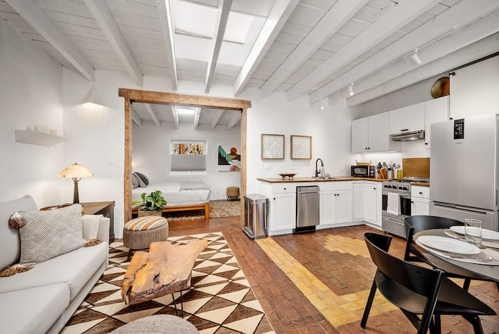 El Vaso Lleno - Fantastic Location, Historic Home - Santa Fe