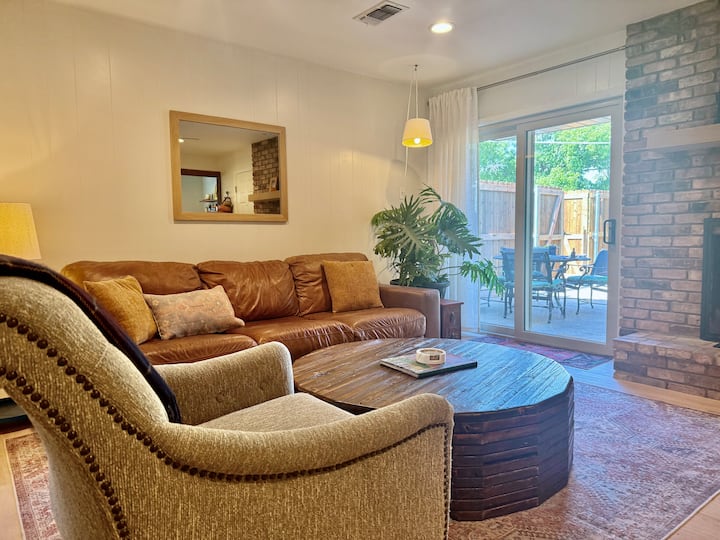 Westside Corner Cottage, Family-friendly Stay - Fairview Park, Sherman