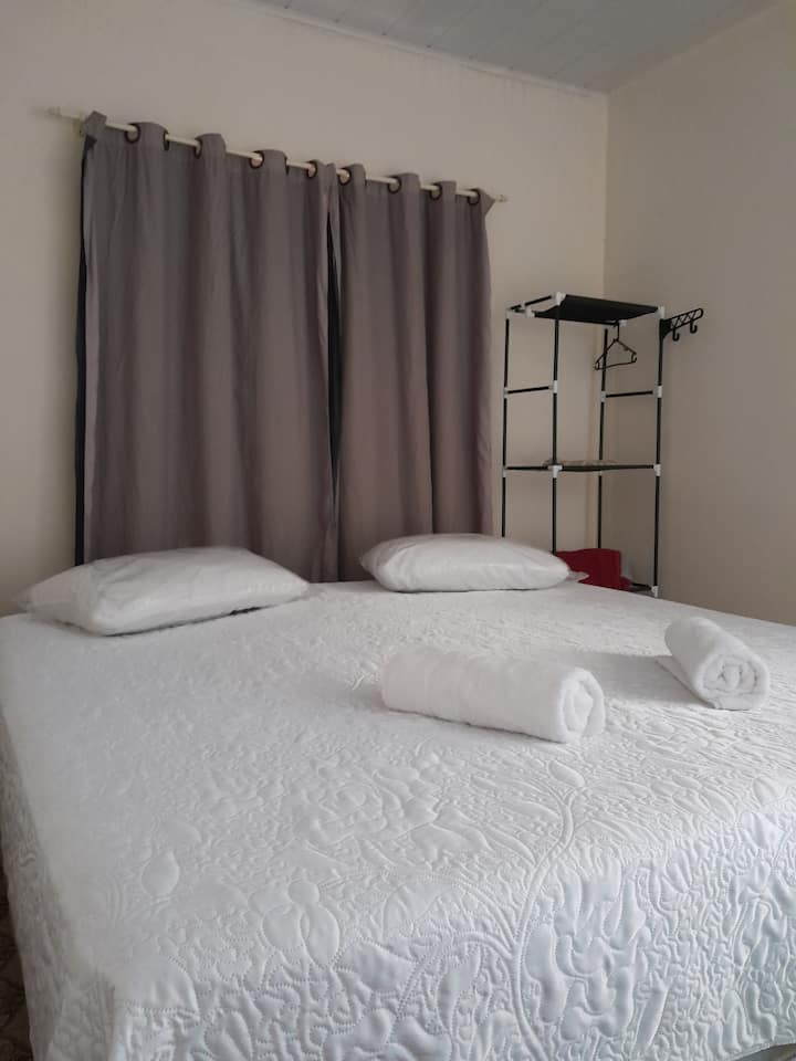 Conforto E Praticidade: Casa No Centro Da Cidade - Primavera do Leste