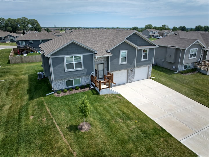 “Furnished Belton Home – Perfect For Long Stays” - Belton, MO