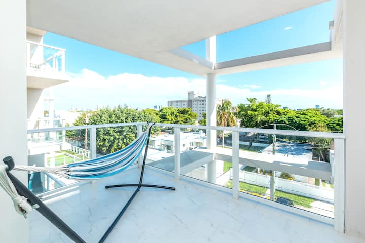 Modern Apt-mins To Beach, Pool, Balcony, Free Prkg - Hollywood, FL