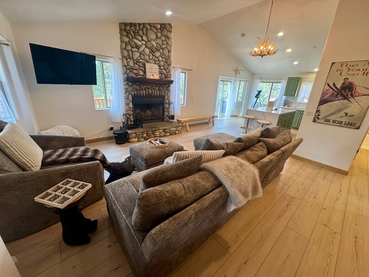Lakewood Timber Lodge/ Peaceful, Private & Serene - Big Bear Lake, CA