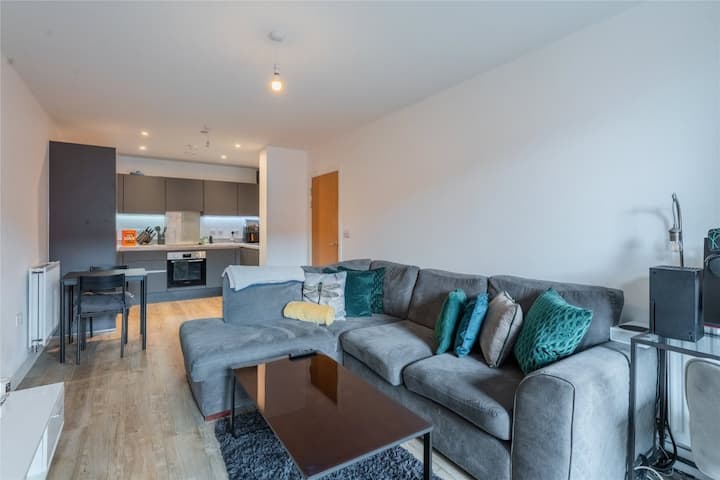 Luxury Entire Flat - Redhill