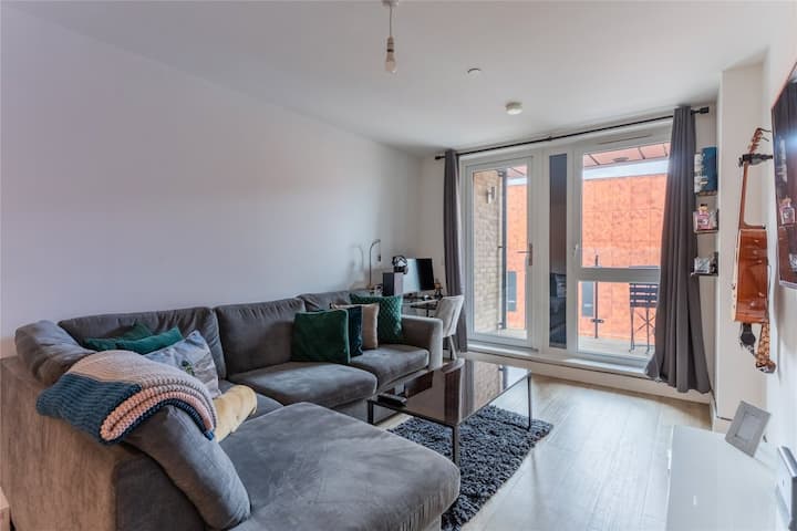 Luxury Entire Flat - Redhill