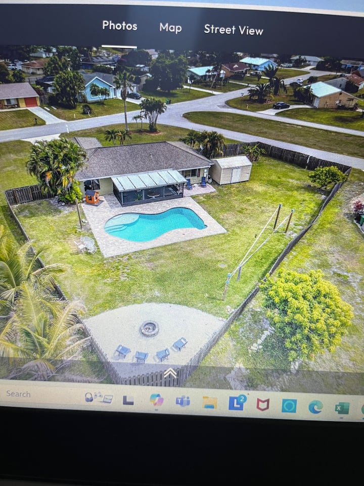 Tropical Paradise Psl With Large Heated Pool. - Port St. Lucie, FL