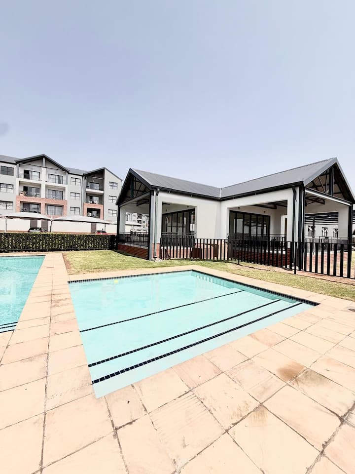 The Aura 344
Swimming Pool & Gym-work Or Play - Randburg
