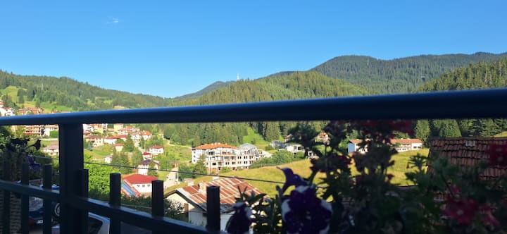 Stoykite View - Shiroka Laka