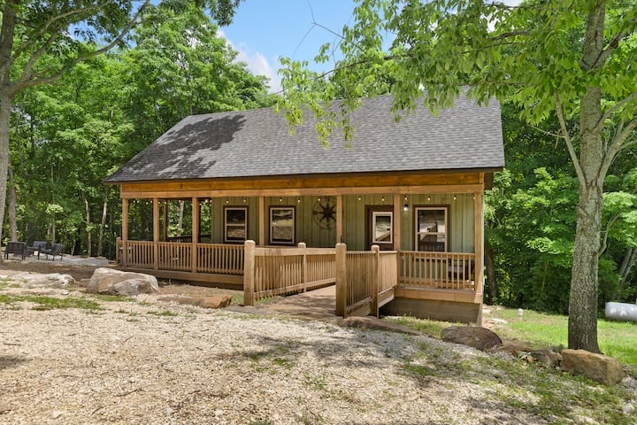 Buffalo Mist Cabin W/ Hot Tub - Jasper, AR