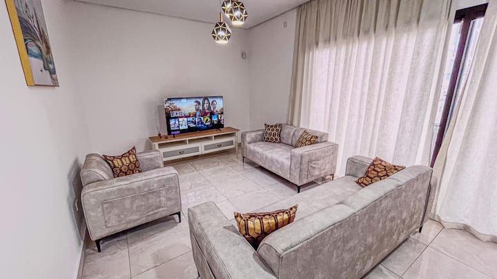 Bel Appartement Avec Piscine & Parking Privé - Abidjan