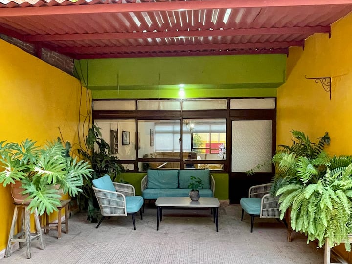 Casa Céntrica Con Estacionamiento. - Oaxaca