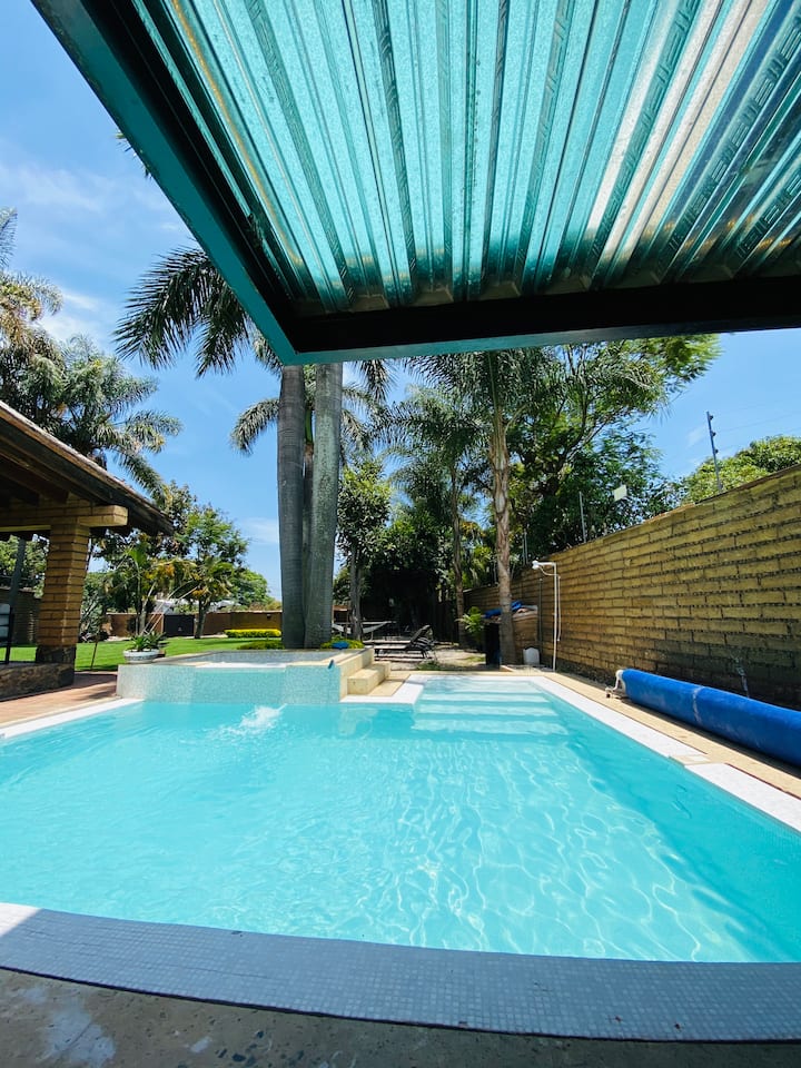 Oasis De Adobe Alberca Calentita Jardín Iluminado. - Cuernavaca