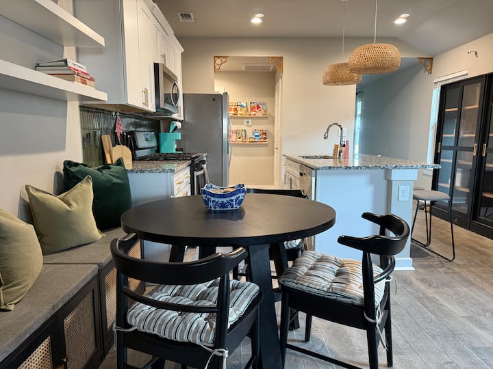 The Book House 806 - Lubbock, TX