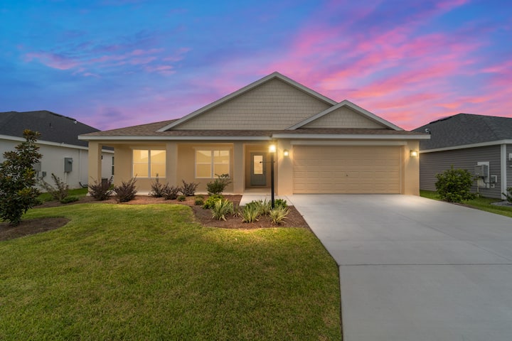 Stylish Villages Getaway + 6-passenger Cart Access - Wildwood, FL