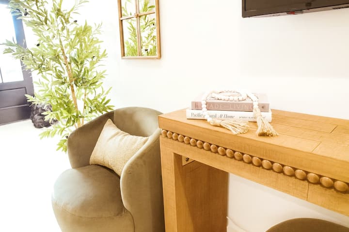 Spacious Home•3 King Beds•sleeps 18•near Disney - セアリトス, CA