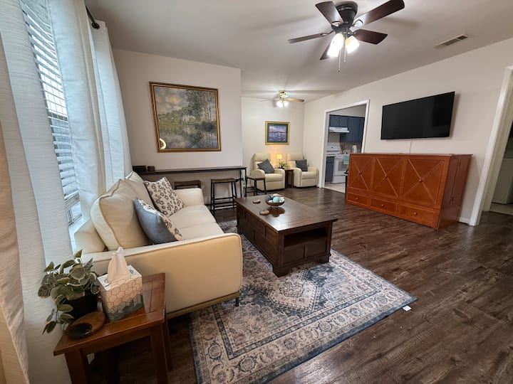 Where Comfort Meets Convenience! - College Station, TX