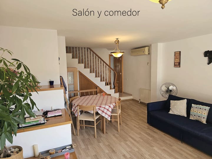 Habitaciones En Casa Muy Linda Y Con Buena Energía - Badalona