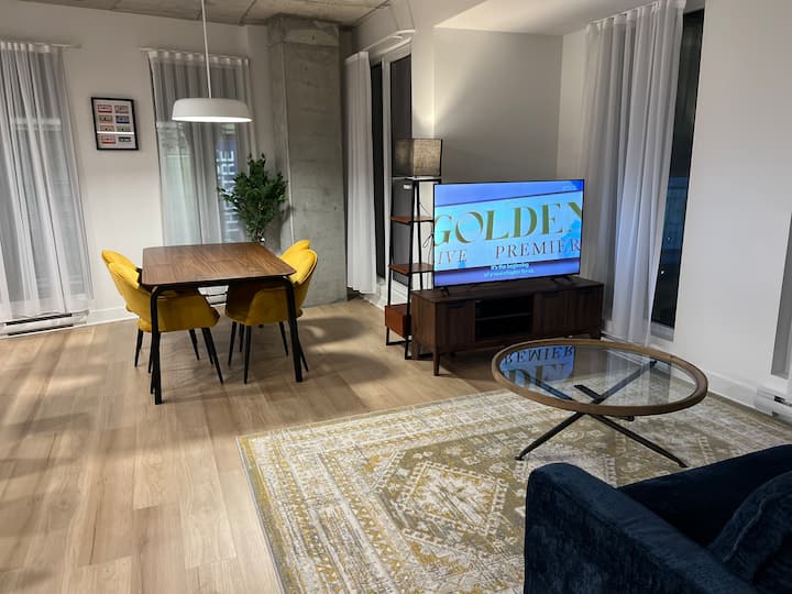 Prime Stay: 2br Condo Old Mtl + Free Parking -
