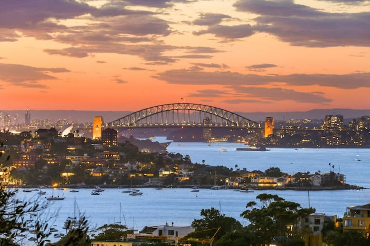 The Eastern Suburbs House - Pet Friendly / Parking - Manly