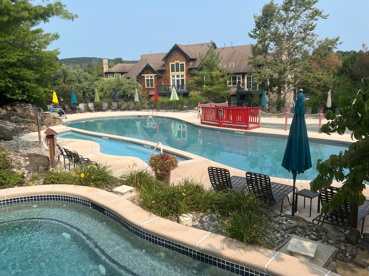 Bright, Modern, Open Black Creek Sanctuary Condo - Vernon Township, NJ