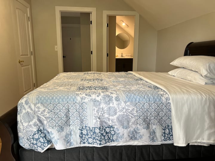 7-room 3 - Boston, MA