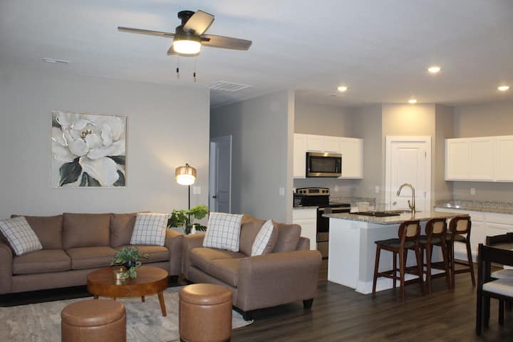 Charming Home - Andover, KS