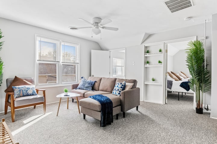 Tremont · Group Suite · Prking · Mins To Dt · Wifi - Cleveland